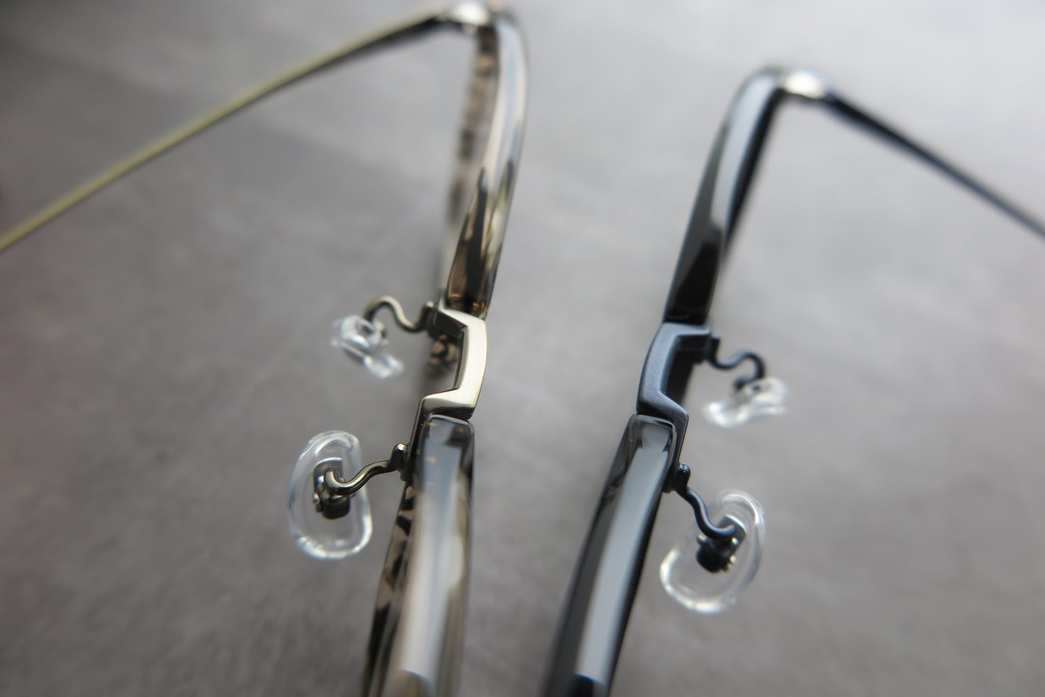 シャープなカッティングで魅せる！ SOLID BLUE S-222 京都ファミリー店 - メガネのノハラ （眼鏡・補聴器）