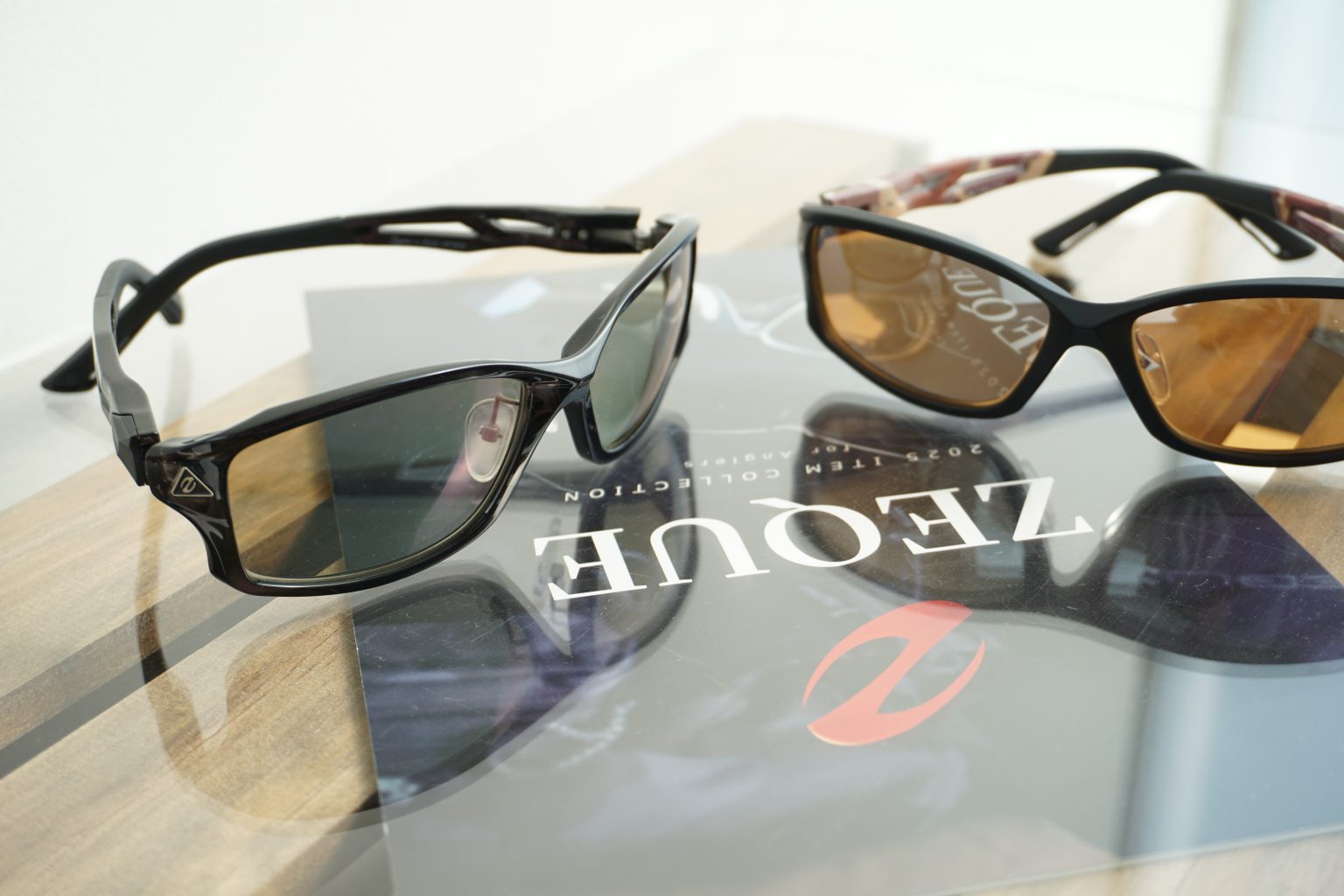 流線型の航空機に着想を得たフォルム ZEQUE STELTH イオン京都洛南店 - メガネのノハラ （眼鏡・補聴器）